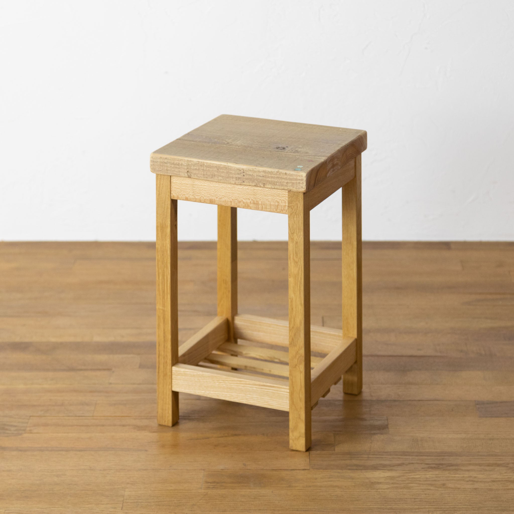 STOOL - CEDAR OLD WOOD | T-PLASTER ONLINE STORE